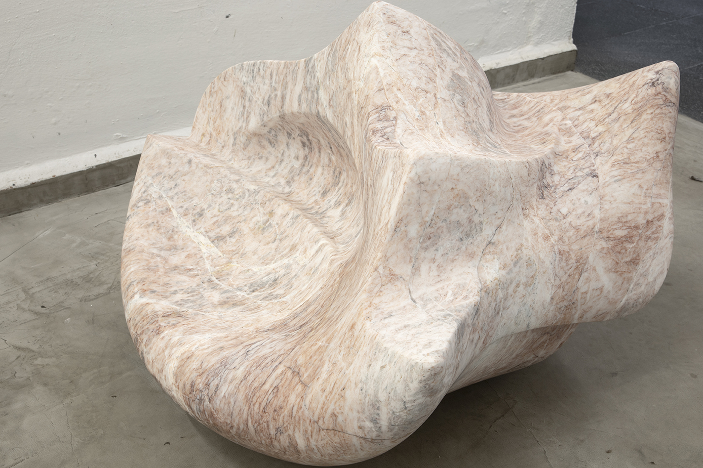 Sybaris Collection © | Materia clásica. El trabajo de Chavis Mármol ...